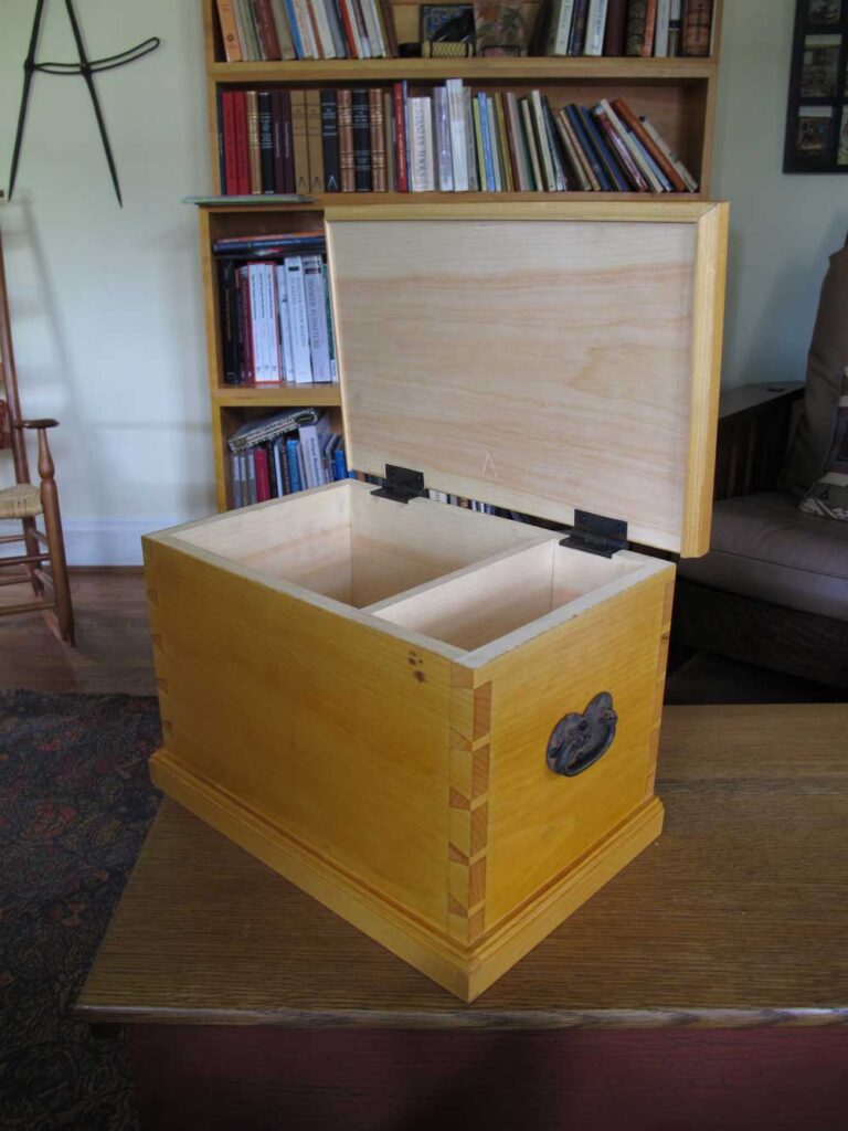 Different Hardware for ‘The Schoolbox’ - Lost Art Press