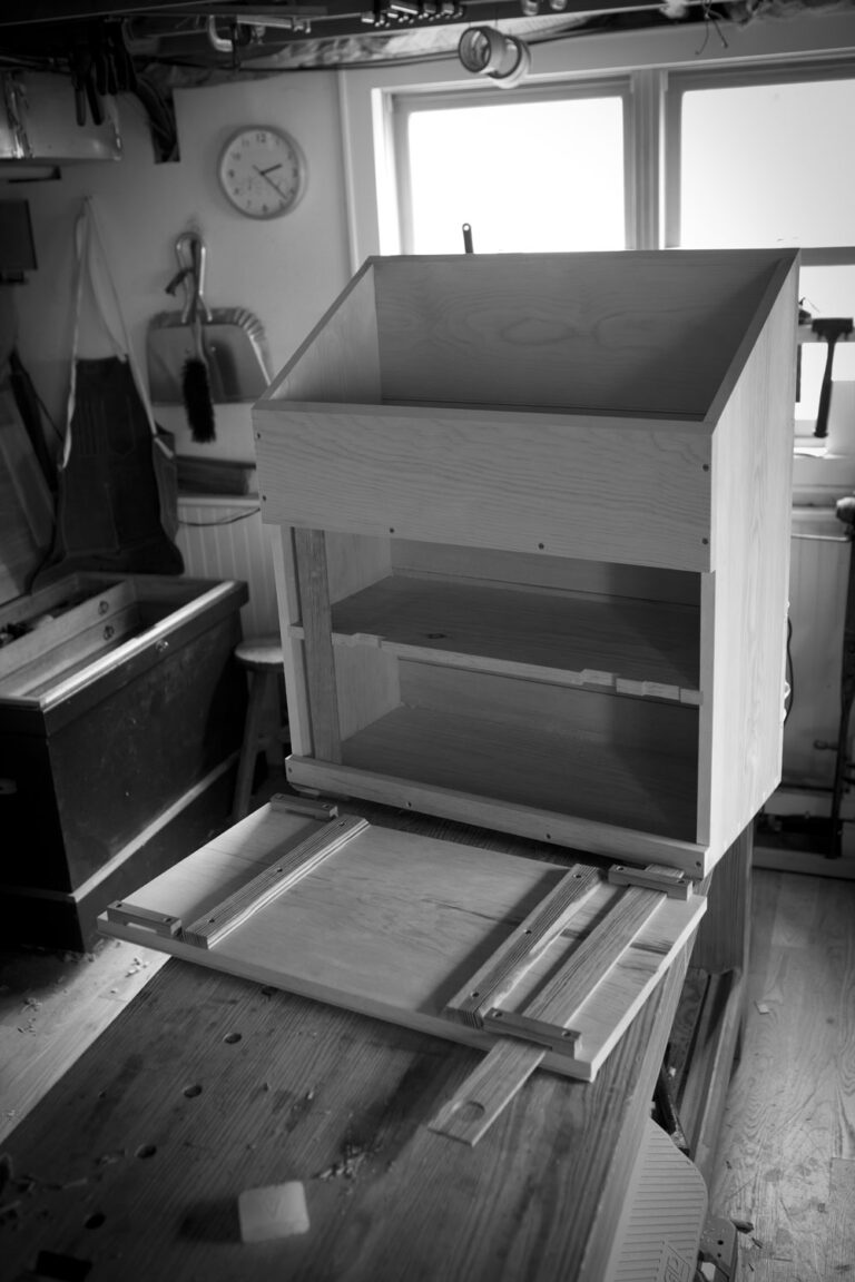 An Open and Shut Case - Lost Art Press