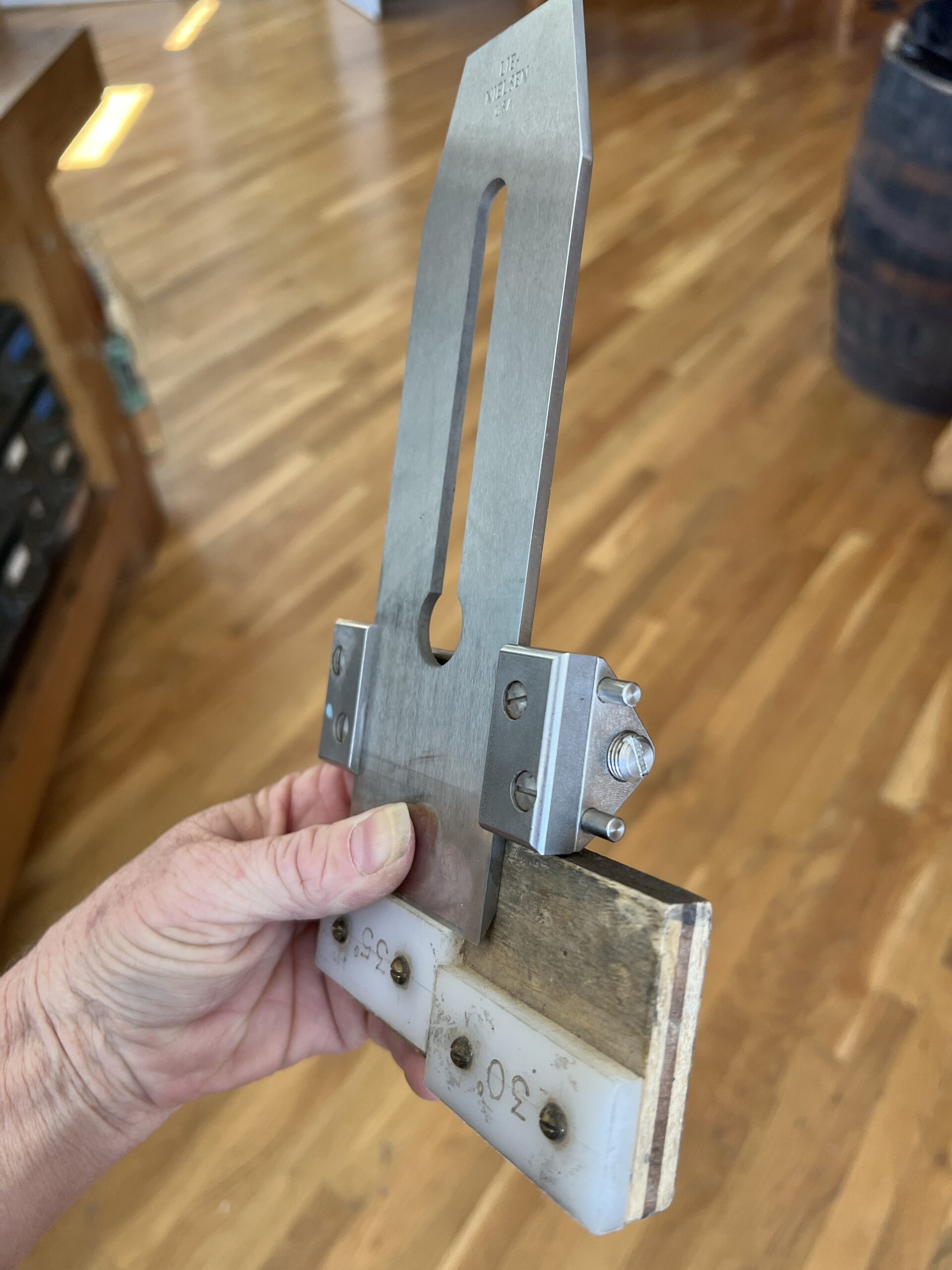 Simple Angle-setting Jig for Sharpening - Lost Art Press