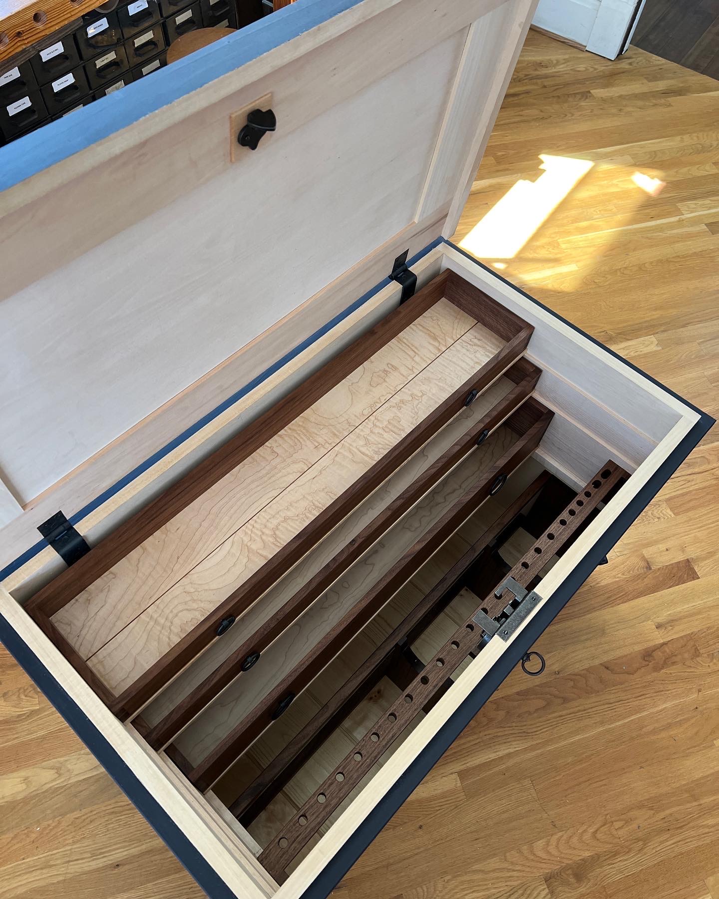 Video on Tool Chest Interior Build Now Available - Lost Art Press